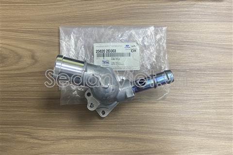 VỎ VAN HẰNG NHIỆT KHÔNG CẢM BIẾN KIA CERATO 256202B003 CHÍNH HÃNG ...