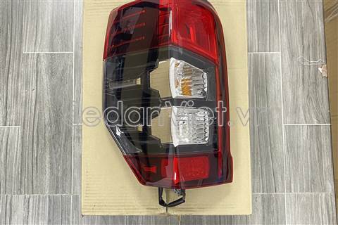 ĐÈN HẬU KHÔNG LED MITSUBISHI TRITON 8330B209 CHÍNH HÃNG ...