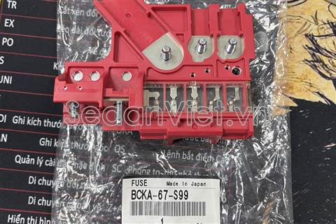 CẦU CHÌ CỌC BÌNH ẮC QUY MAZDA 3 BCKA67S99 CHÍNH HÃNG - SEDANVIET.VN