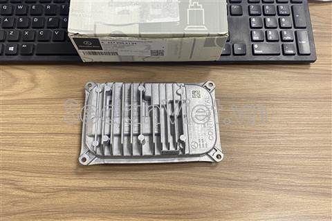 BALAT ĐÈN PHA MERCEDES-BENZ C300 AMG A2479004104 CHÍNH HÃNG - SEDANVIET.VN